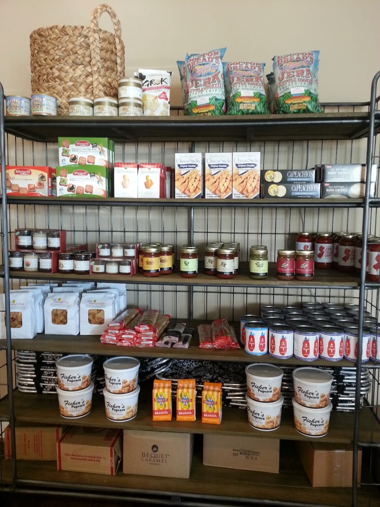 POTOMAC GROCER - Updated April 2024 - 27 Photos & 59 Reviews - 10107 ...