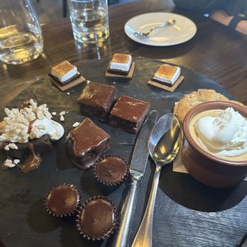 AOC - Updated June 2024 - 3498 Photos & 2571 Reviews - 8700 W 3rd St ...