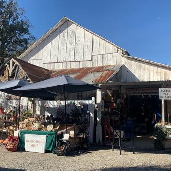 BRICK N BARN - Updated December 2025 - 80 Photos - 29200 Miller Rd ...