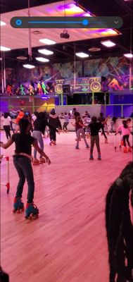 BRANCH BROOK PARK ROLLER SKATING CENTER - 46 Photos & 47 Reviews - 115 ...