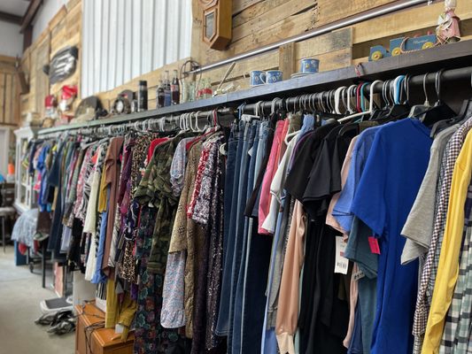 THE TWIN’S TREASURES THRIFT STORE - Updated August 2025 - 26 Photos ...