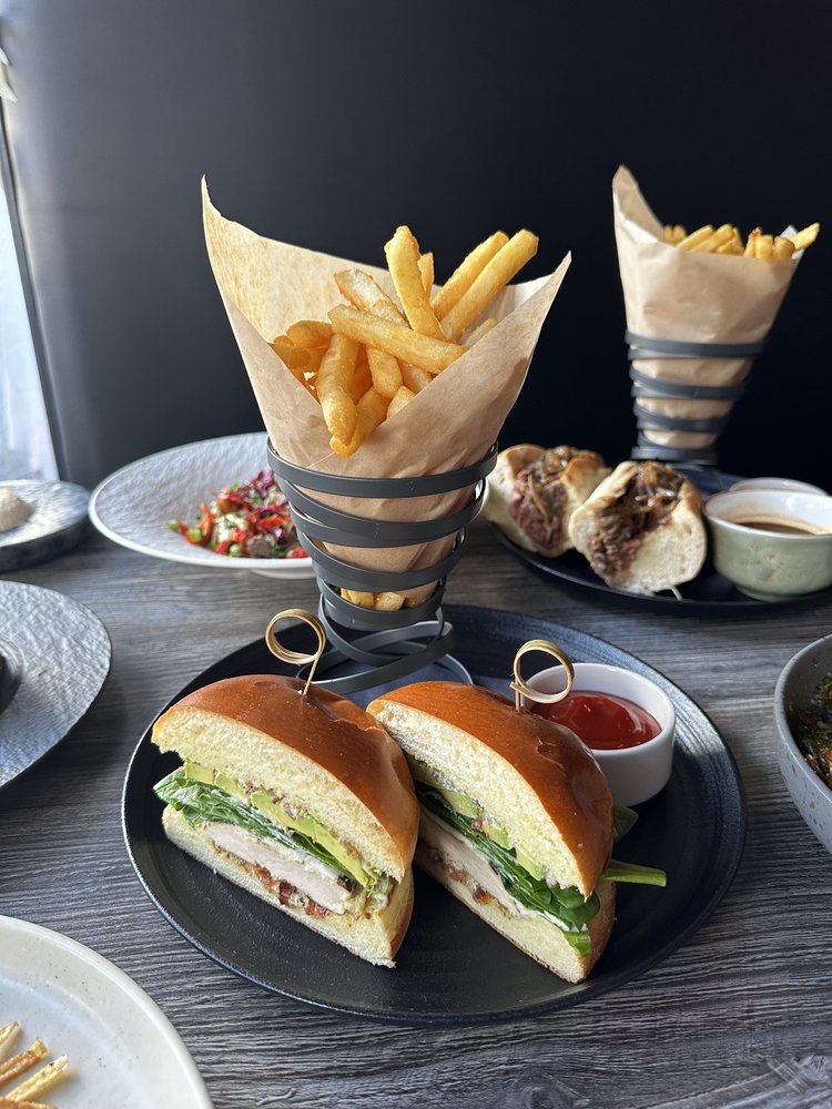 CRAFTZ LOUNGE - 157 Photos & 105 Reviews - 3720 Mission Inn Ave, Riverside, California ...