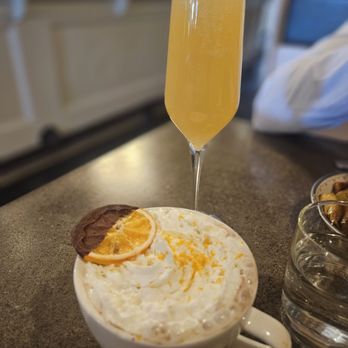 MAVEN - Updated December 2025 - 206 Photos & 124 Reviews - 1006 17 Ave ...