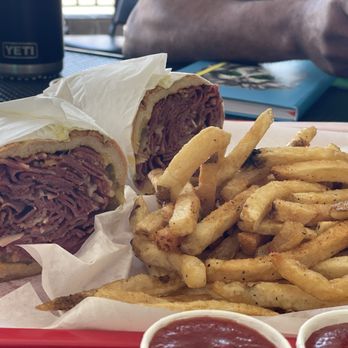 DAGLAS DRIVE IN - Updated August 2024 - 485 Photos & 828 Reviews ...