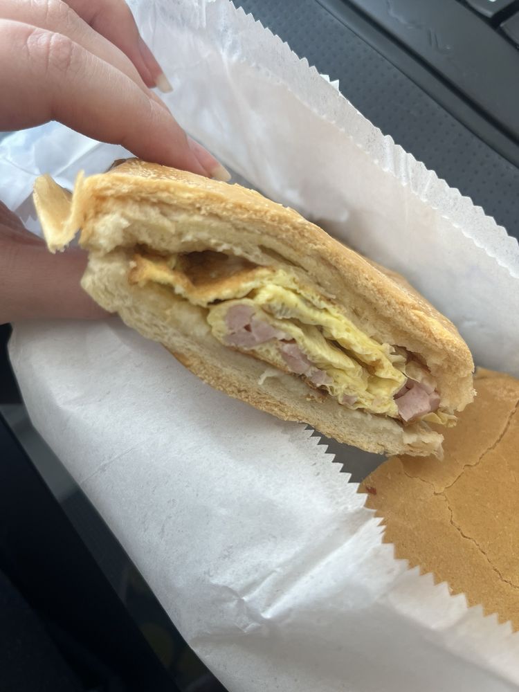 LA PARIS CAFETERIA - Updated June 2025 - 19 Photos & 31 Reviews - 251 ...