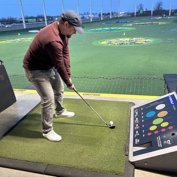 TOPGOLF - Updated July 2024 - 688 Photos & 501 Reviews - 9200 E 116th ...