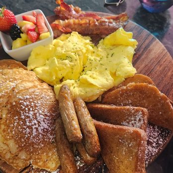 TULUA BISTRO SPRINGFIELD - Updated December 2025 - 182 Photos & 83 ...