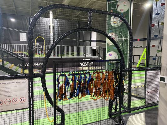 FUNHUB ACTION PARK - 367 Russell St, Hadley, Massachusetts - Trampoline ...