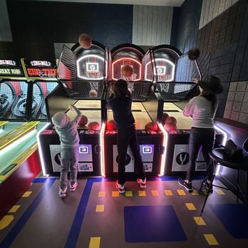 CHASING RABBITS - Updated January 2025 - 156 Photos & 66 Reviews - 141 ...