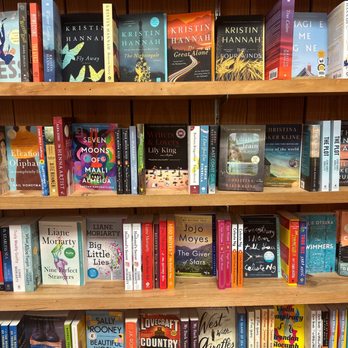 EMERALD ISLE BOOKS & TOYS - Updated January 2026 - 13 Photos & 11 ...