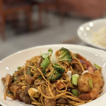 CALIFORNIA MOMO KITCHEN - Updated March 2025 - 257 Photos & 158 Reviews ...