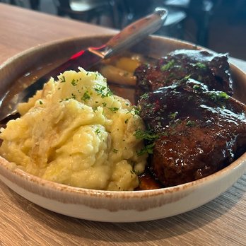 MISFIT KITCHEN - Updated July 2024 - 50 Photos & 18 Reviews - 111 N ...