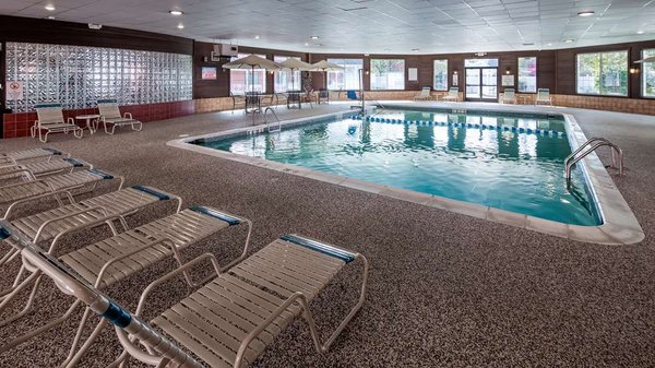 BEST WESTERN GREENFIELD INN - Updated December 2025 - 204 Photos & 68 ...