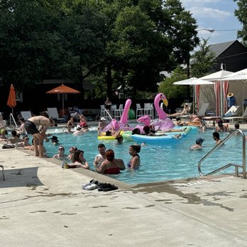 LEE HARVEY’S DIVE IN SWIM CLUB - Updated October 2025 - 25 Photos ...