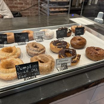 STATUS DOUGH - Updated September 2025 - 76 Photos & 66 Reviews - 418 S ...