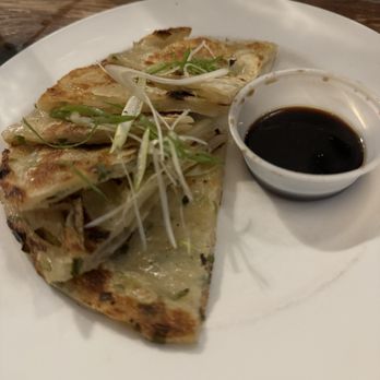 PINWHEEL GARDEN DUMPLING & NOODLE BAR - Updated July 2024 - 621 Photos ...