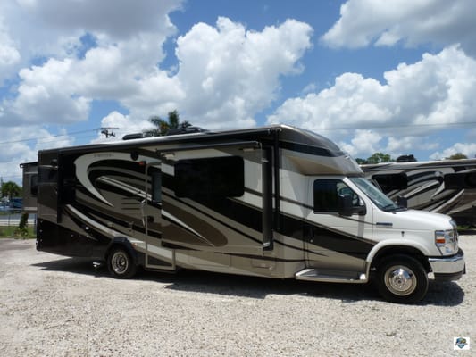 BLUE COMPASS RV FORT MYERS - Updated October 2025 - 33 Photos & 61 ...