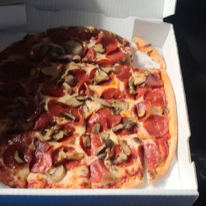 BESTA FASTA PIZZA - Updated August 2024 - 22 Reviews - 289 Marion Ave ...