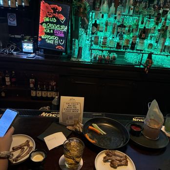 CASEY’S IRISH PUB - Updated June 2024 - 554 Photos & 827 Reviews - 613 ...