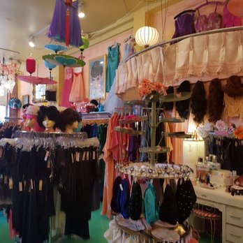 PRETTY PARLOR - Updated December 2025 - 114 Photos & 111 Reviews - 119 ...