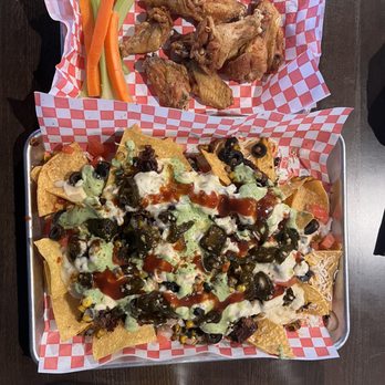 SIDE CHICK SPORTS BAR - Updated November 2024 - 12 Photos & 19 Reviews ...