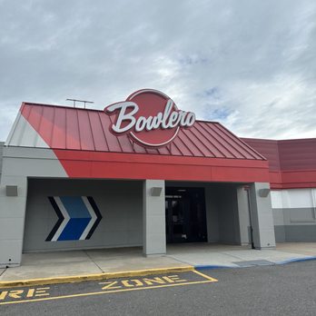 BOWLERO EAST MEADOW - Updated December 2025 - 19 Photos - 1840 Front St ...