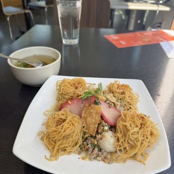 YOKSOD NOODLES AND THAI - Updated December 2025 - 28 Photos & 21 ...