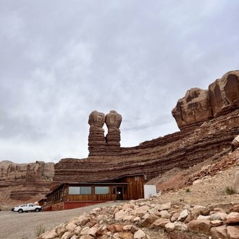 TWIN ROCKS CAFE - Updated June 2025 - 315 Photos & 279 Reviews - 913 E ...