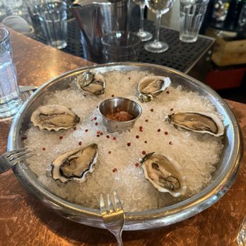 SHUCKERS OYSTER BAR - Updated August 2025 - 687 Photos & 628 Reviews ...