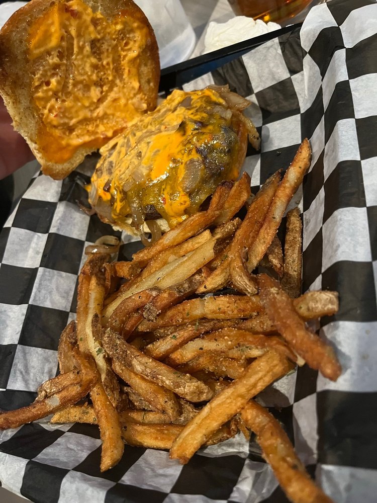 THE IRISH PUB & GRILL with 39 Reviews & 27 Photos - 8009 Hls And Dales ...