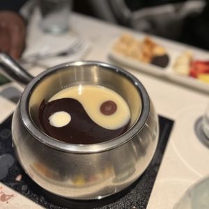 THE MELTING POT - 67 Photos & 70 Reviews - 2295 W College Ave, Appleton ...
