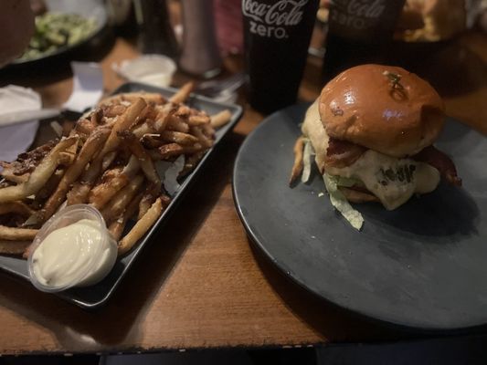 BLUEGILLS BAR AND GRILL - Updated January 2026 - 34 Photos & 22 Reviews ...