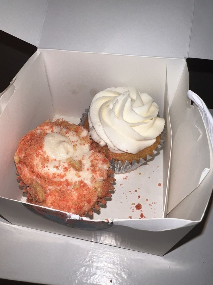 DRIPPY CAKES - Updated January 2025 - 21 Photos - 79 N Main St, Norwalk ...