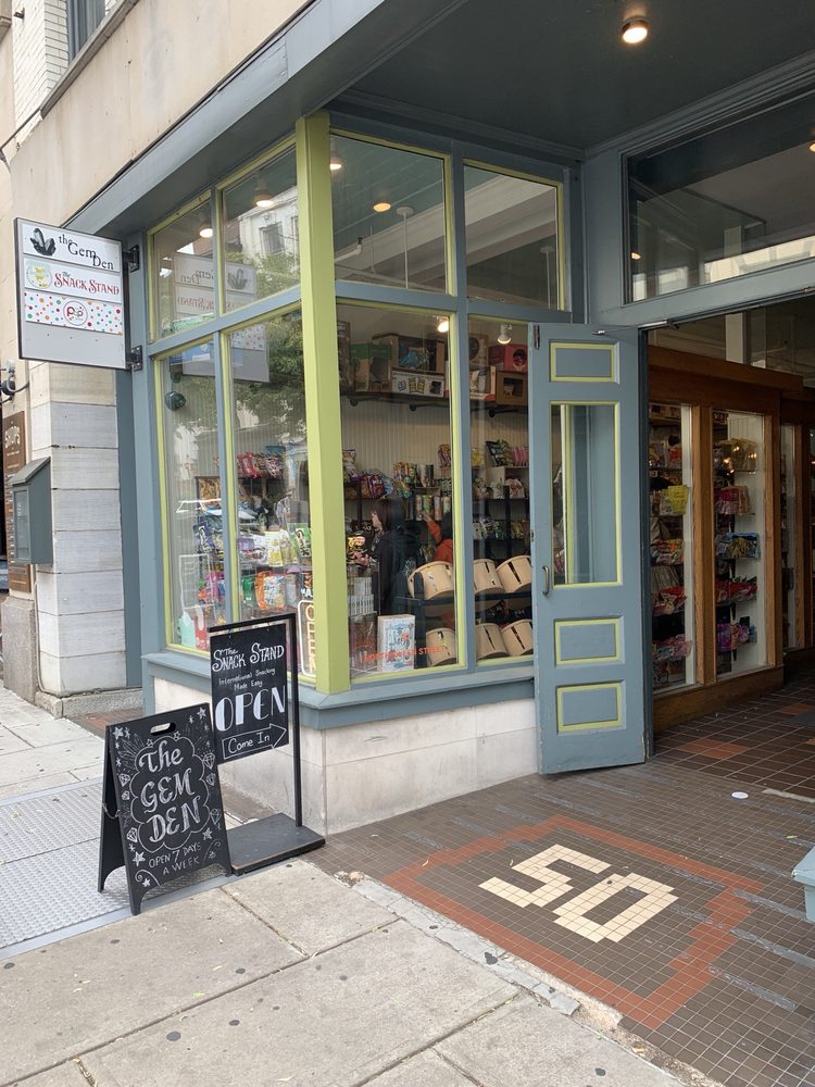 THE SNACK STAND - Updated January 2026 - 50 N Queen St, Lancaster ...