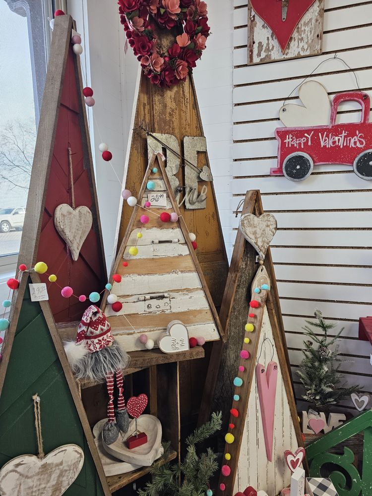 TWISTED ALLEY - Updated August 2025 - 11 Photos - 110 Mulberry St SW ...