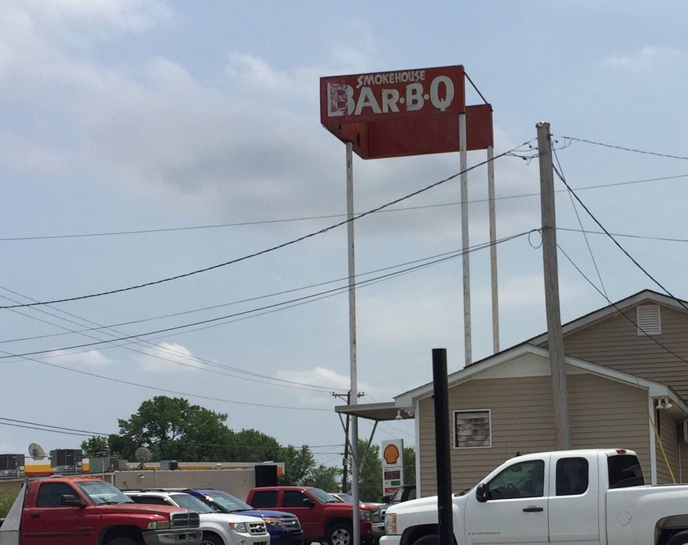 SMOKE HOUSE RESTAURANT - Updated July 2025 - 906 Redbud Ln, Fulton ...