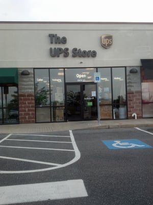 THE UPS STORE - Updated January 2025 - 25 Photos & 27 Reviews - 19 ...