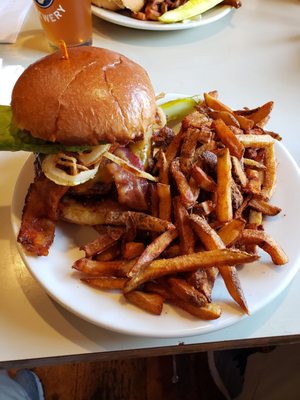 FLAT IRON CAFÉ - 88 Photos & 100 Reviews - Pubs - 1114 Center St ...