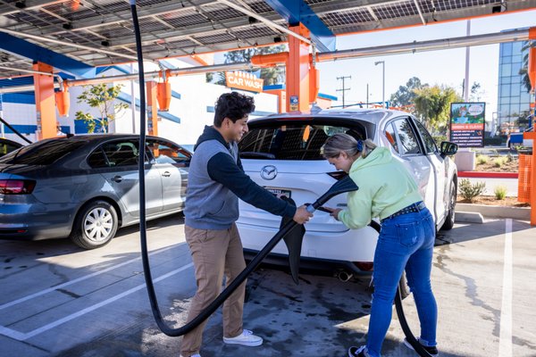 GOOGIE CAR WASH - ANAHEIM - Updated October 2025 - 61 Photos & 102 ...