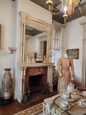 HERITAGE HOUSE - Updated December 2025 - 252 Photos & 33 Reviews - 8193 ...