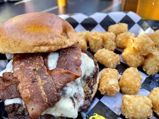 BURGER DIVE - Updated September 2025 - 177 Photos & 132 Reviews - 731 ...