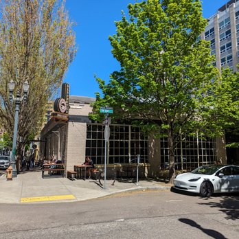 DESCHUTES BREWERY PORTLAND PUBLIC HOUSE - Updated February 2025 - 5318 ...