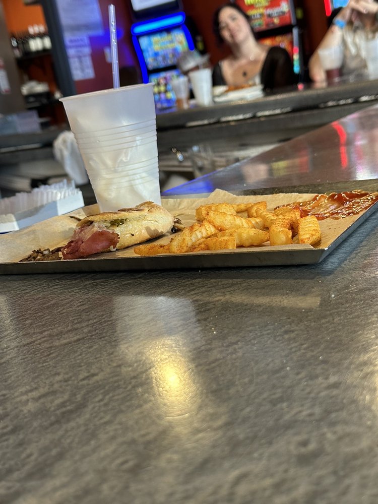 618 TAPHOUSE - Updated December 2025 - 76 Photos & 87 Reviews - 2703 ...