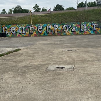 CENTERPOINT FOODTRUCK PARK - Updated December 2025 - 21 Photos - 2333 ...