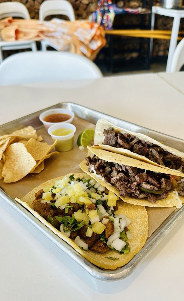 DOS BATOS - Updated December 2025 - 277 Photos & 561 Reviews - 2525 W ...