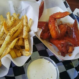 WINGBUCKET - Updated December 2025 - 559 Photos & 630 Reviews - 1200 ...
