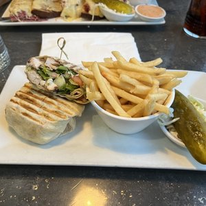 CHIT CHAT DINER - 695 Photos & 737 Reviews - 515 Essex St, Hackensack ...