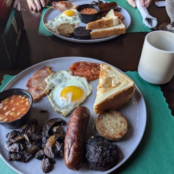 THE BANSHEE IRISH PUB - Updated March 2025 - 72 Photos & 56 Reviews ...