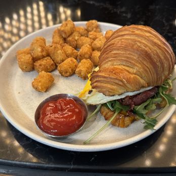 THE GREAT COMMONER - Updated September 2024 - 559 Photos & 284 Reviews ...