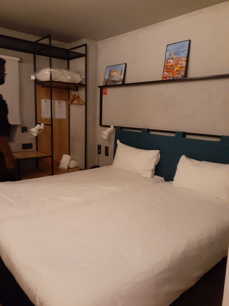 IBIS PORTO CENTRO - Updated October 2024 - 13 Photos - Rua da Alegria ...